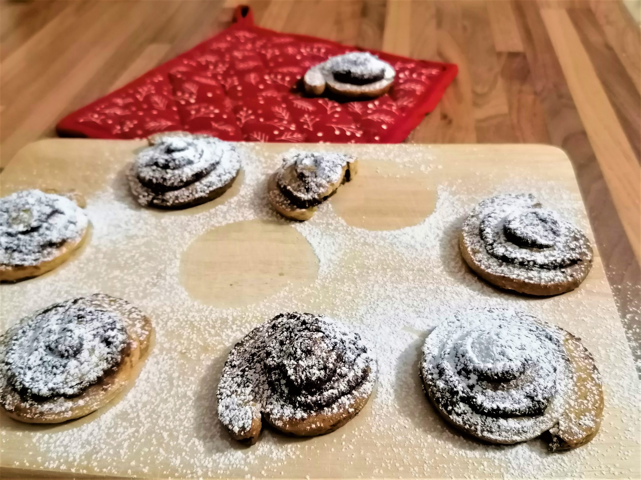 Walnut Snails Recipe Inspired by a Famous German Pastry ⋆