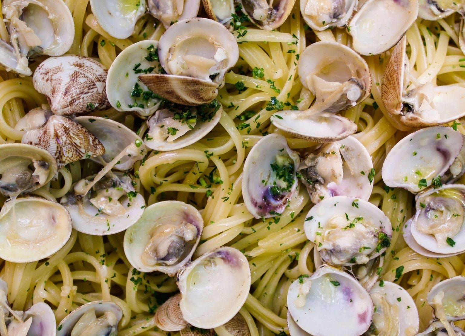 Make the Best Spaghetti With Clams - Pasta All'Amalfitana ⋆